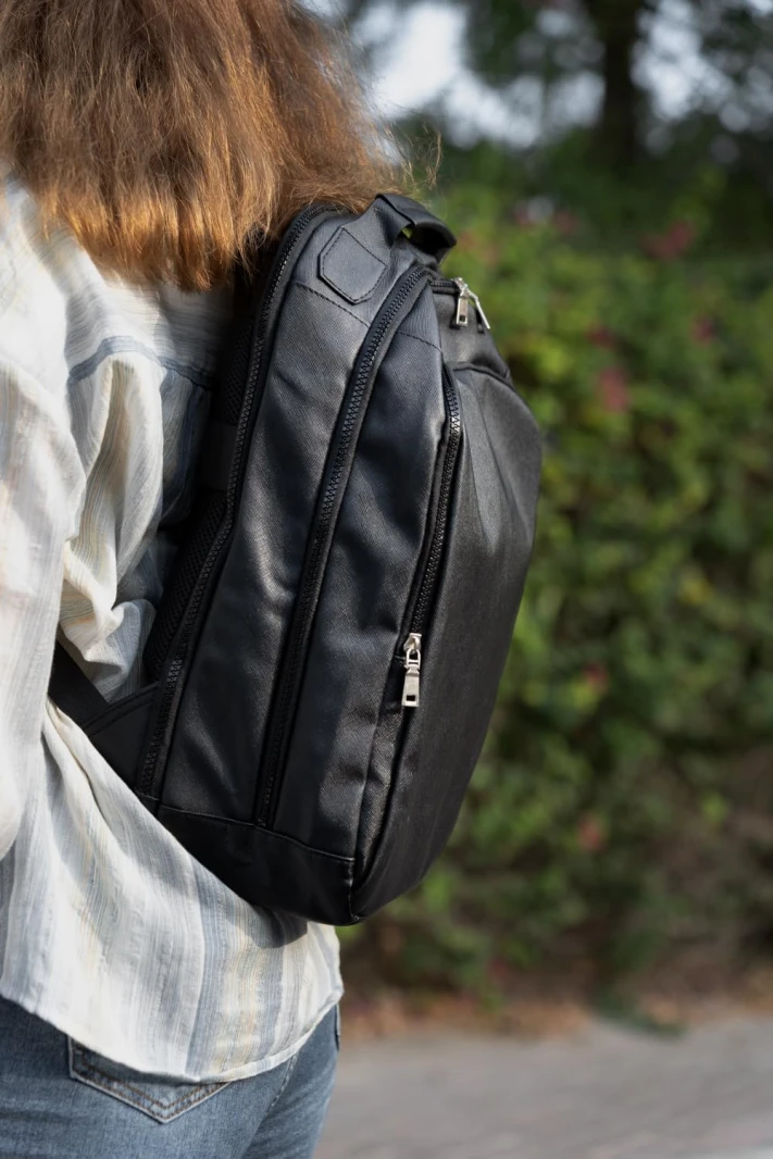 ICN.com : Levelo Elegancia Universal Backpack 16" with LVL Signature ...